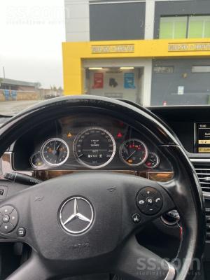 Pelēks Mercedes-Benz E 220 2011 Rīga, ar dzinēja tilpumu 2.20 L un nobraukumu 269 tūkst. km par 5000 €, foto 12 vietnē AUTOMOTO.COM.LV