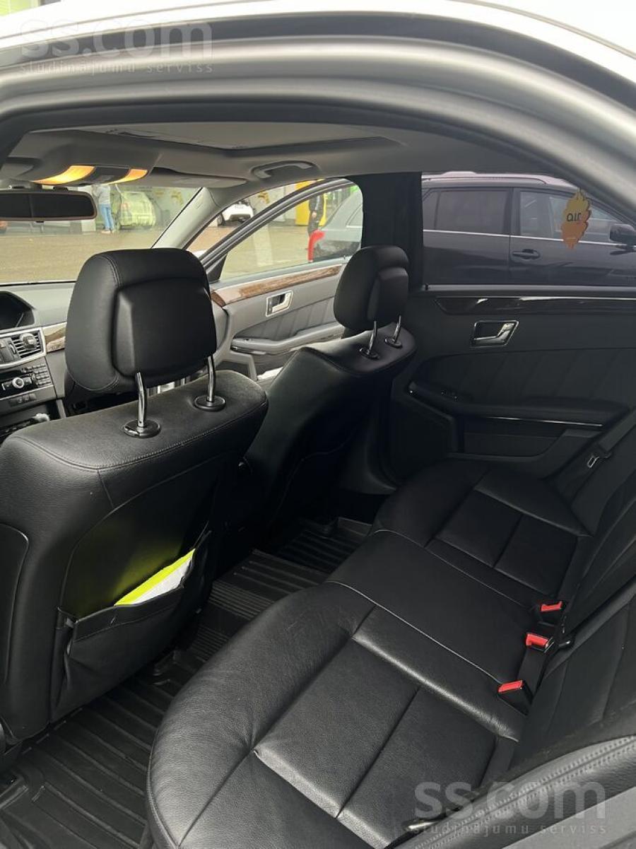 Pelēks Mercedes-Benz E 220 2011 Rīga, ar dzinēja tilpumu 2.20 L un nobraukumu 269 tūkst. km par 5000 €, foto 13 vietnē AUTOMOTO.COM.LV