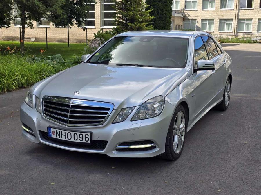 Grey Mercedes-Benz E 220 2012 in Vilnius, with an engine capacity of 2.14 L and mileage of 314 thousand km for 8700 €, photo 1 on AUTOMOTO.COM.LV