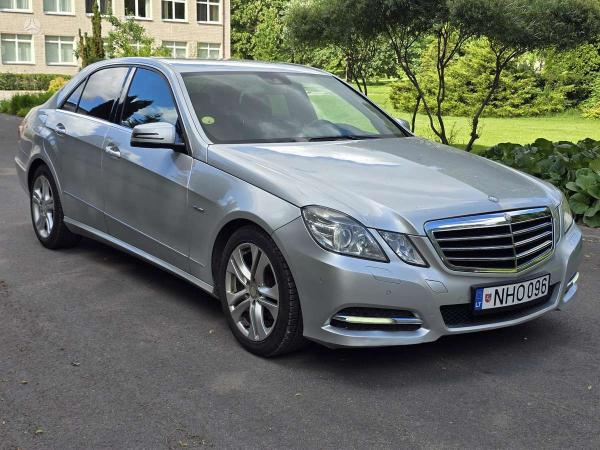 Серый Мерседес E 220 2012 в Вильнюс, объемом двигателя 2.14 л и пробегом 314 тыс. км за 8700 €, фото 2 на AUTOMOTO.COM.LV