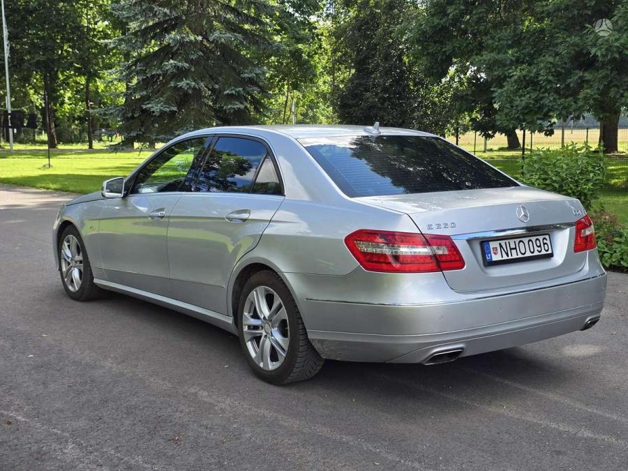 Grey Mercedes-Benz E 220 2012 in Vilnius, with an engine capacity of 2.14 L and mileage of 314 thousand km for 8700 €, photo 4 on AUTOMOTO.COM.LV