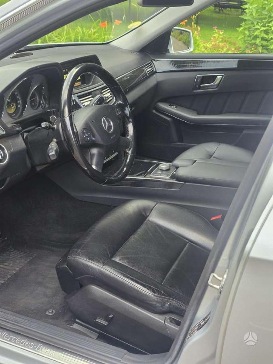 Grey Mercedes-Benz E 220 2012 in Vilnius, with an engine capacity of 2.14 L and mileage of 314 thousand km for 8700 €, photo 8 on AUTOMOTO.COM.LV