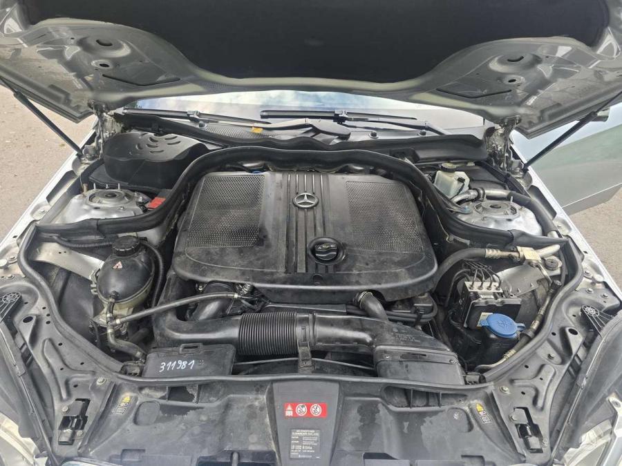 Grey Mercedes-Benz E 220 2012 in Vilnius, with an engine capacity of 2.14 L and mileage of 314 thousand km for 8700 €, photo 11 on AUTOMOTO.COM.LV
