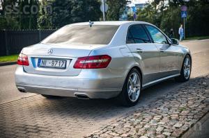 Grey Mercedes-Benz E 220 2012 in Riga, with an engine capacity of 2.20 L and mileage of 298 thousand km for 5990 €, photo 5 on AUTOMOTO.COM.LV