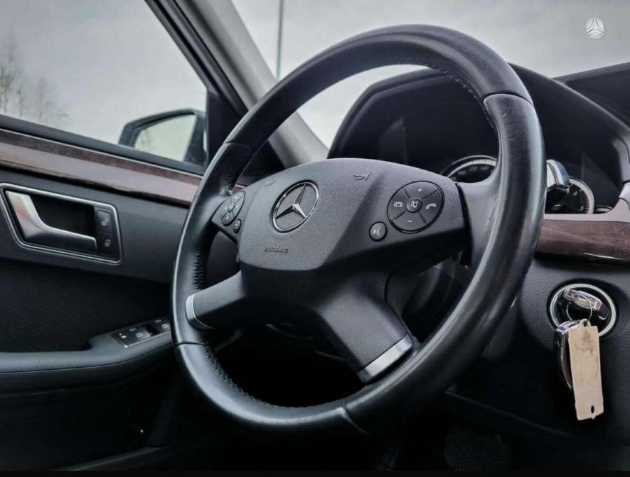 Grey Mercedes-Benz E 220 2013 in Kaunas, with an engine capacity of 2.14 L and mileage of 300 thousand km for 6750 €, photo 13 on AUTOMOTO.COM.LV