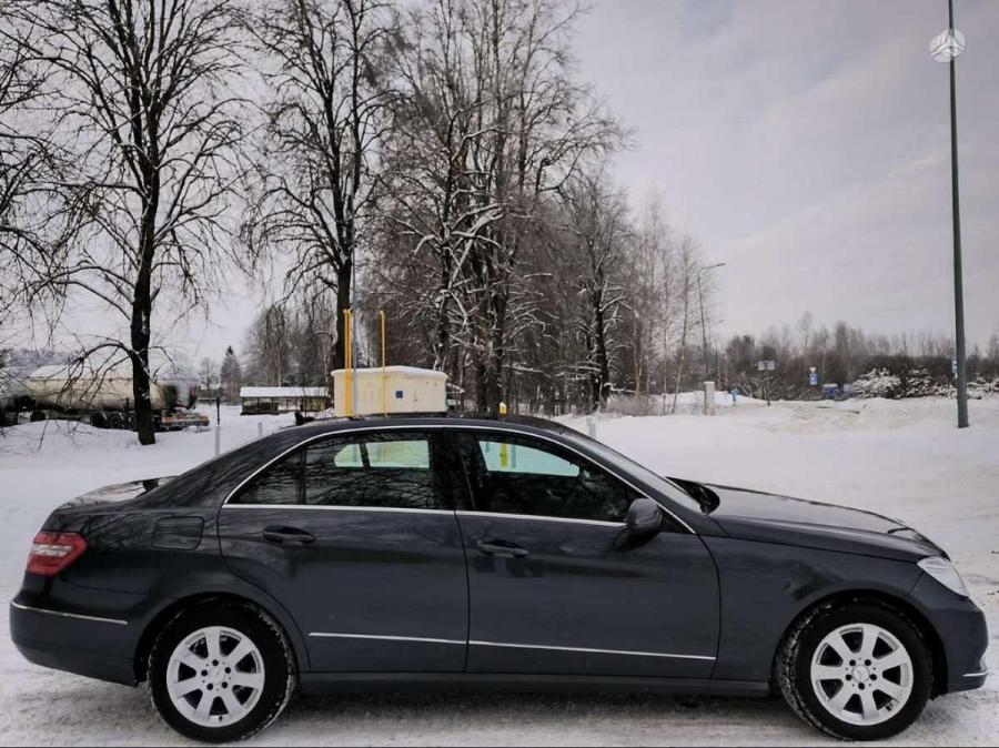 Grey Mercedes-Benz E 220 2013 in Kaunas, with an engine capacity of 2.14 L and mileage of 300 thousand km for 6750 €, photo 17 on AUTOMOTO.COM.LV
