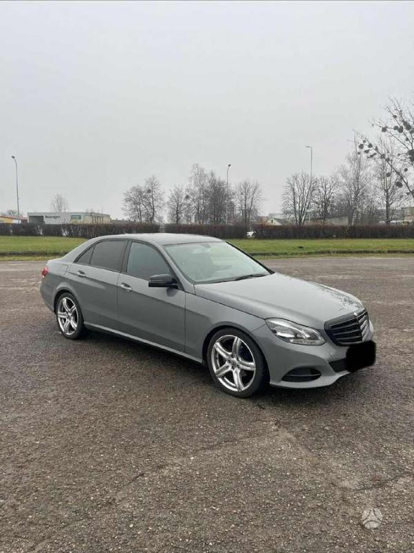Grey Mercedes-Benz E 220 2013 in Kaunas, with an engine capacity of 0.00 L and mileage of 65 thousand km for 5850 €, photo 5 on AUTOMOTO.COM.LV