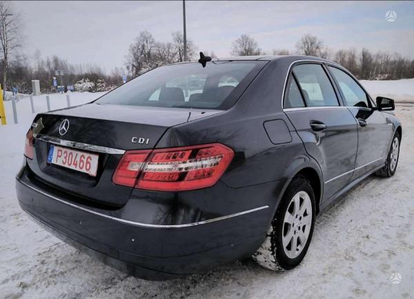 Grey Mercedes-Benz E 220 2013 in Kaunas, with an engine capacity of 2.14 L and mileage of 307 thousand km for 6750 €, photo 3 on AUTOMOTO.COM.LV