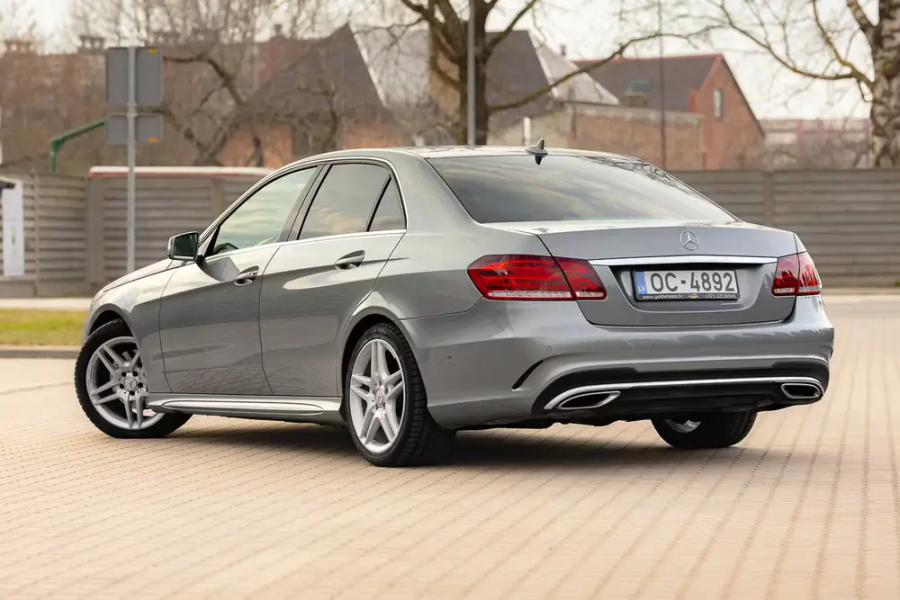 Серый Мерседес E 220 2013 в Елгава, объемом двигателя 2.20 л и пробегом 277 тыс. км за 8000 €, фото 5 на AUTOMOTO.COM.LV