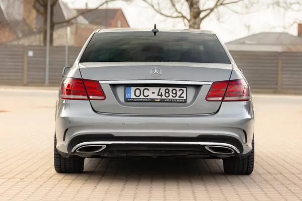 Серый Мерседес E 220 2013 в Елгава, объемом двигателя 2.20 л и пробегом 277 тыс. км за 8000 €, фото 6 на AUTOMOTO.COM.LV