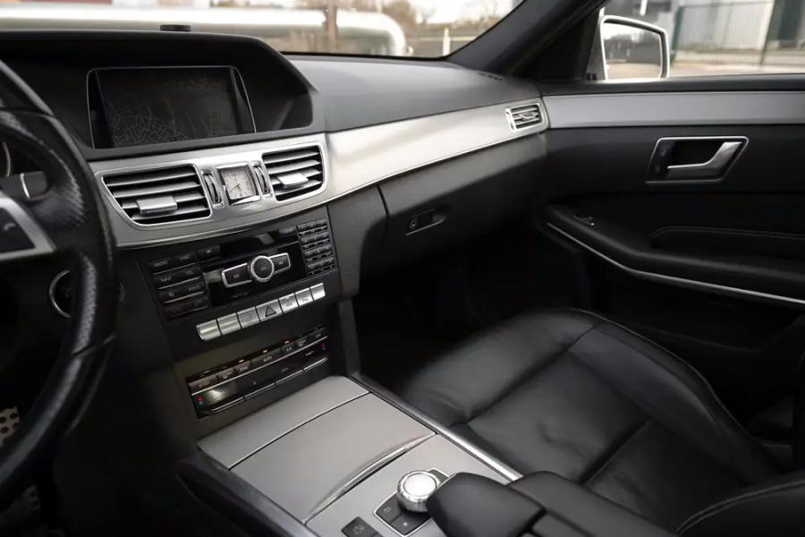 Серый Мерседес E 220 2013 в Елгава, объемом двигателя 2.20 л и пробегом 277 тыс. км за 8000 €, фото 10 на AUTOMOTO.COM.LV