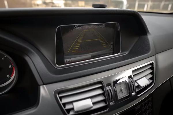 Серый Мерседес E 220 2013 в Елгава, объемом двигателя 2.20 л и пробегом 277 тыс. км за 8000 €, фото 10 на AUTOMOTO.COM.LV