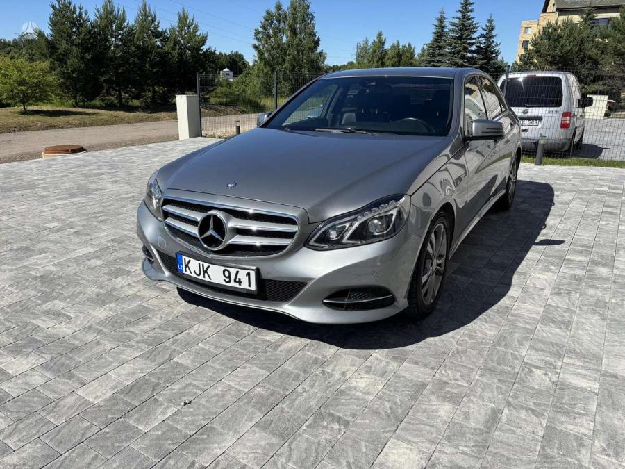Серый Мерседес E 220 2013 в Шяуляй, объемом двигателя 2.14 л и пробегом 270 тыс. км за 7800 €, фото 5 на AUTOMOTO.COM.LV