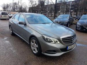 Серый Мерседес E 220 2013 в Вильнюс, объемом двигателя 2.14 л и пробегом 255 тыс. км за 12000 €, фото  на AUTOMOTO.COM.LV