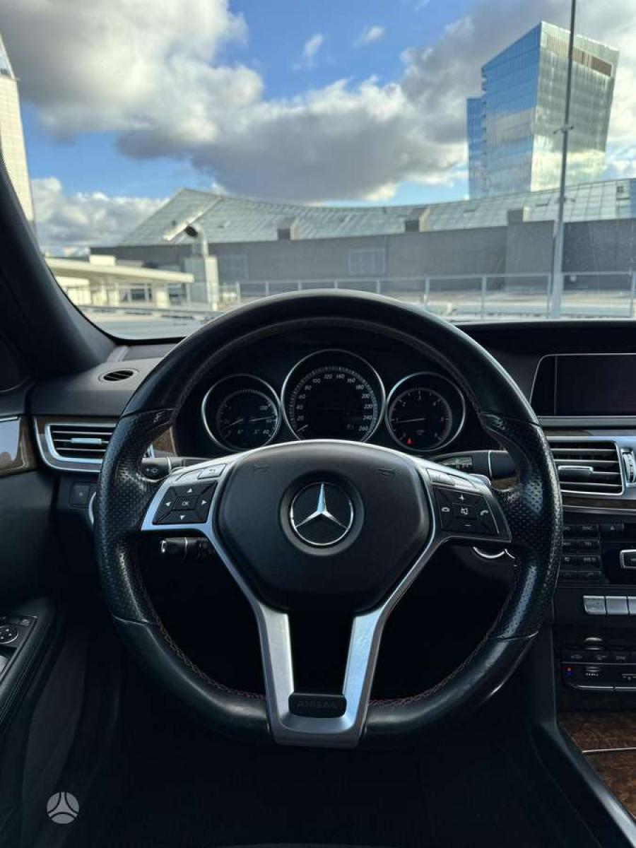 Pelēks Mercedes-Benz E 220 2013 Viļņa, ar dzinēja tilpumu 2.14 L un nobraukumu 265 tūkst. km par 11000 €, foto 12 vietnē AUTOMOTO.COM.LV
