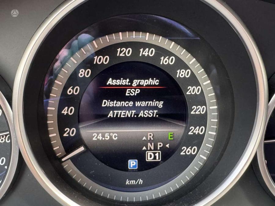 Pelēks Mercedes-Benz E 220 2013 Viļņa, ar dzinēja tilpumu 2.14 L un nobraukumu 265 tūkst. km par 11000 €, foto 19 vietnē AUTOMOTO.COM.LV