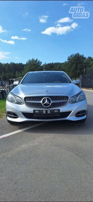 Pelēks Mercedes-Benz E 220 2013 Varėna, ar dzinēja tilpumu 2.20 L un nobraukumu 406 tūkst. km par 9800 €, foto 3 vietnē AUTOMOTO.COM.LV
