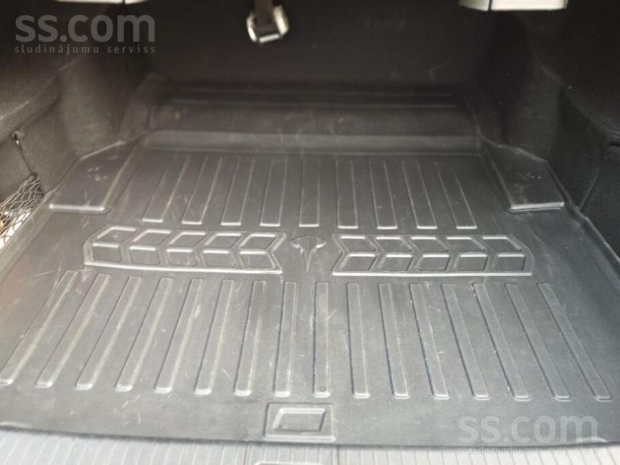 Pelēks Mercedes-Benz E 220 2013 Rīga, ar dzinēja tilpumu 2.20 L un nobraukumu 313 tūkst. km par 8500 €, foto 11 vietnē AUTOMOTO.COM.LV