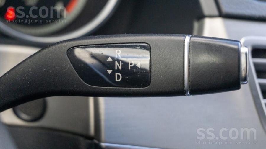 Pelēks Mercedes-Benz E 220 2013 Rīga, ar dzinēja tilpumu 2.10 L un nobraukumu 315 tūkst. km par 8490 €, foto 22 vietnē AUTOMOTO.COM.LV