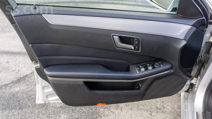 Pelēks Mercedes-Benz E 220 2013 Rīga, ar dzinēja tilpumu 2.10 L un nobraukumu 315 tūkst. km par 8490 €, foto 23 vietnē AUTOMOTO.COM.LV