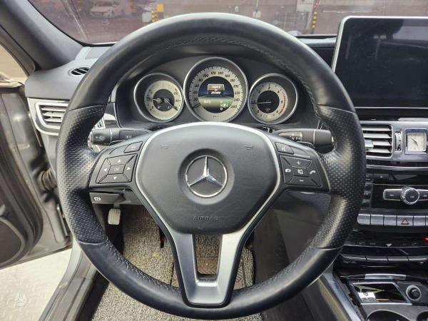Серый Мерседес E 220 2014 в Вильнюс, объемом двигателя 2.10 л и пробегом 294 тыс. км за 8400 €, фото 11 на AUTOMOTO.COM.LV