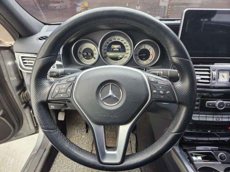 Pelēks Mercedes-Benz E 220 2014 Viļņa, ar dzinēja tilpumu 2.10 L un nobraukumu 294 tūkst. km par 8400 €, foto 11 vietnē AUTOMOTO.COM.LV