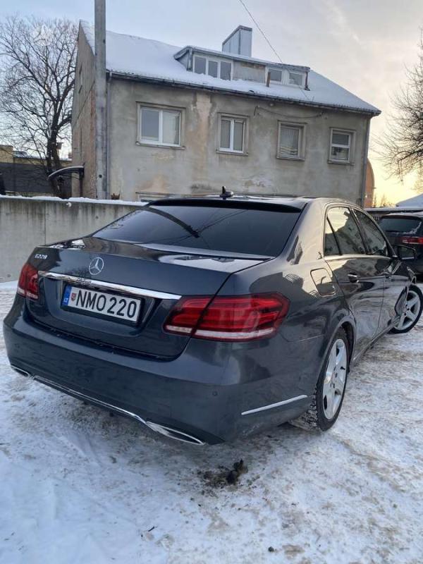 Pelēks Mercedes-Benz E 220 2014 Kauņa, ar dzinēja tilpumu 2.14 L un nobraukumu 278 tūkst. km par 12500 €, foto 3 vietnē AUTOMOTO.COM.LV