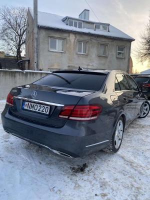 Grey Mercedes-Benz E 220 2014 in Kaunas, with an engine capacity of 2.14 L and mileage of 278 thousand km for 12500 €, photo 3 on AUTOMOTO.COM.LV