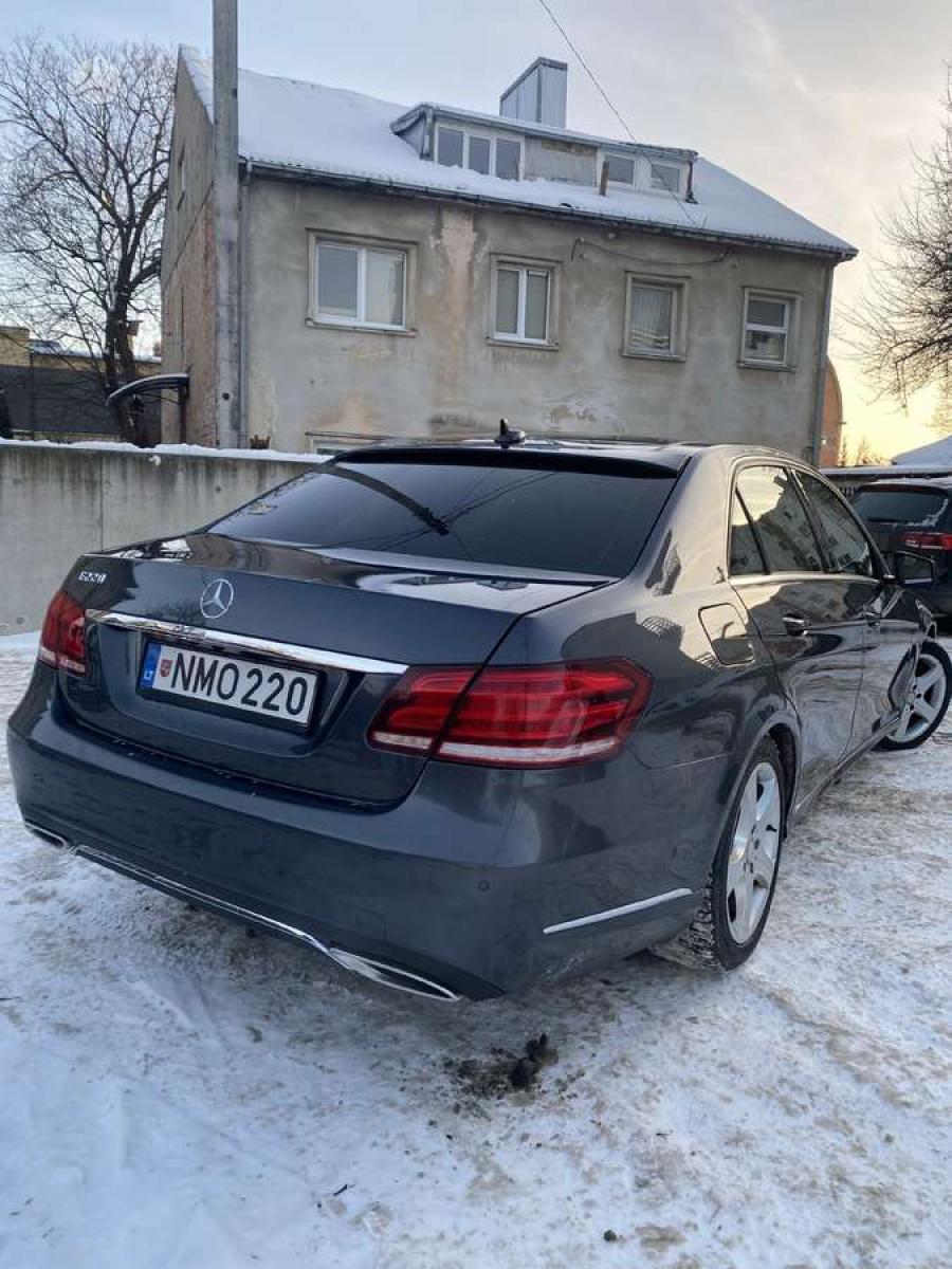 Grey Mercedes-Benz E 220 2014 in Kaunas, with an engine capacity of 2.14 L and mileage of 278 thousand km for 12500 €, photo 3 on AUTOMOTO.COM.LV
