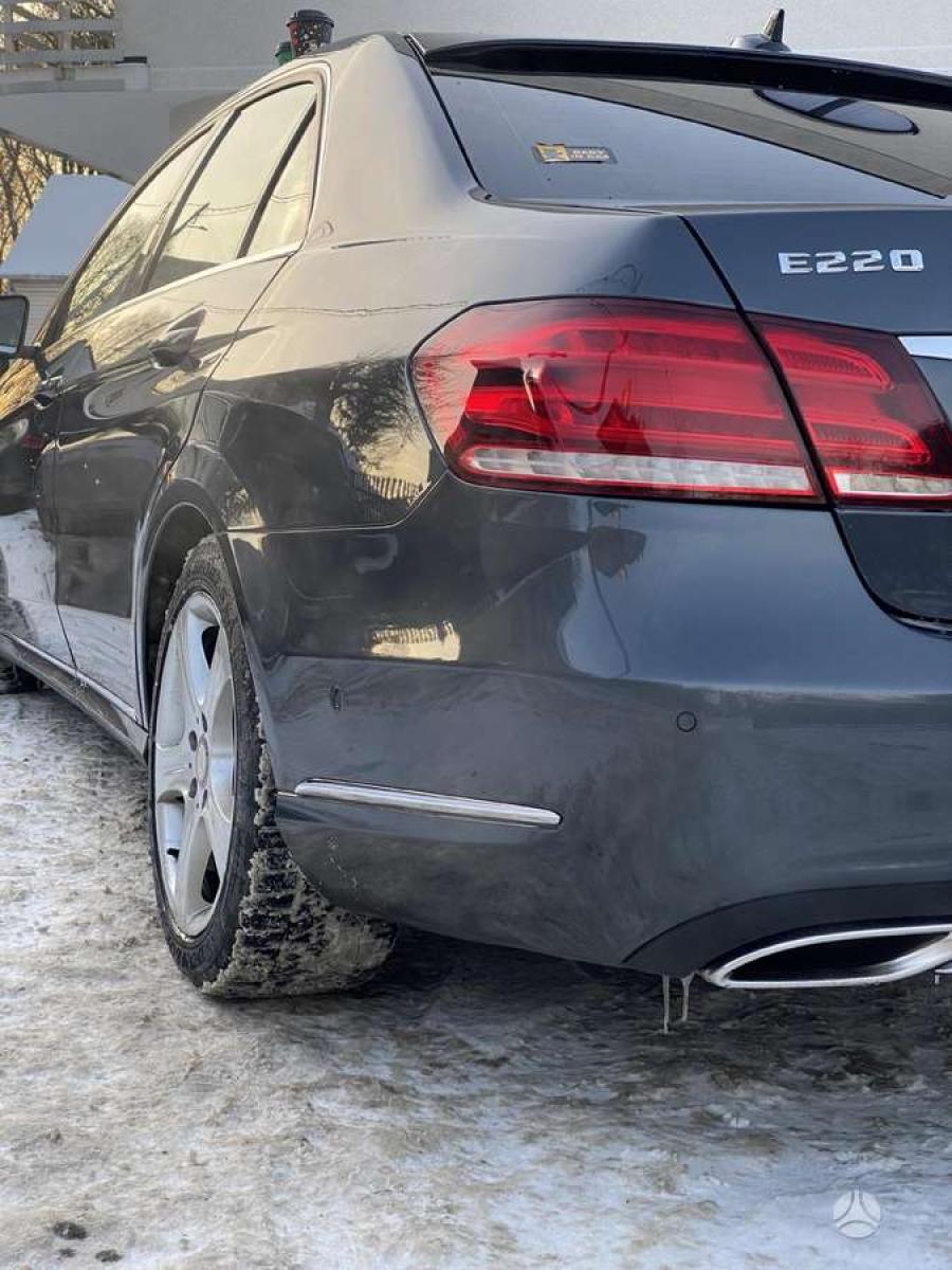 Grey Mercedes-Benz E 220 2014 in Kaunas, with an engine capacity of 2.14 L and mileage of 278 thousand km for 12500 €, photo 6 on AUTOMOTO.COM.LV