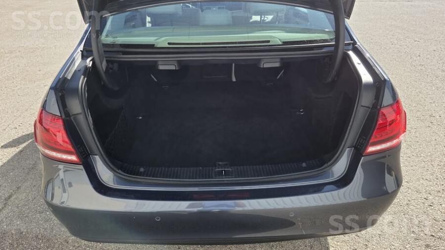Grey Mercedes-Benz E 220 2014 in Riga, with an engine capacity of 2.20 L and mileage of 210 thousand km for 9300 €, photo 28 on AUTOMOTO.COM.LV