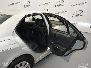Серый Мерседес E 220 2015 в Авиженяй, объемом двигателя 2.20 л и пробегом 210 тыс. км за 11700 €, фото 10 на AUTOMOTO.COM.LV