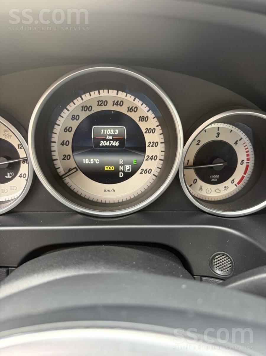 Pelēks Mercedes-Benz E 220 2015 Rīga, ar dzinēja tilpumu 2.20 L un nobraukumu 204 tūkst. km par 11450 €, foto 16 vietnē AUTOMOTO.COM.LV