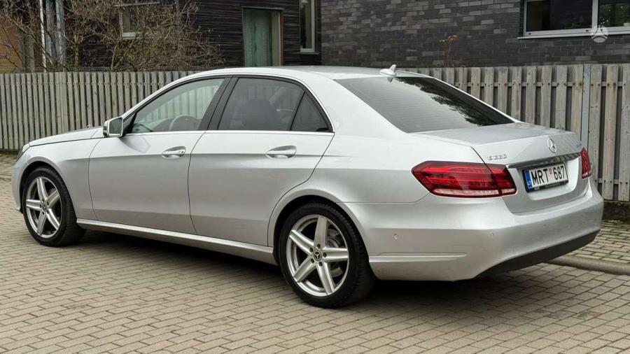 Pelēks Mercedes-Benz E 220 2015 Viļņa, ar dzinēja tilpumu 2.20 L un nobraukumu 267 tūkst. km par 10900 €, foto 3 vietnē AUTOMOTO.COM.LV