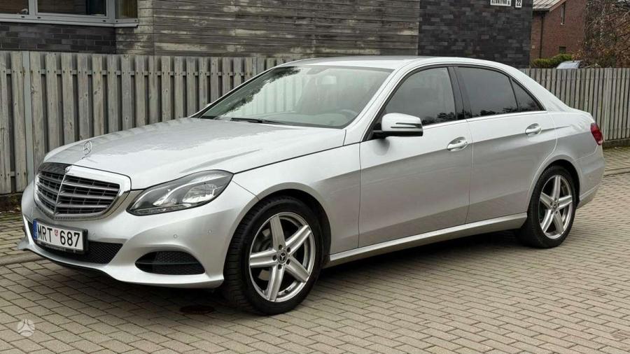Pelēks Mercedes-Benz E 220 2015 Viļņa, ar dzinēja tilpumu 2.20 L un nobraukumu 267 tūkst. km par 10900 €, foto 4 vietnē AUTOMOTO.COM.LV