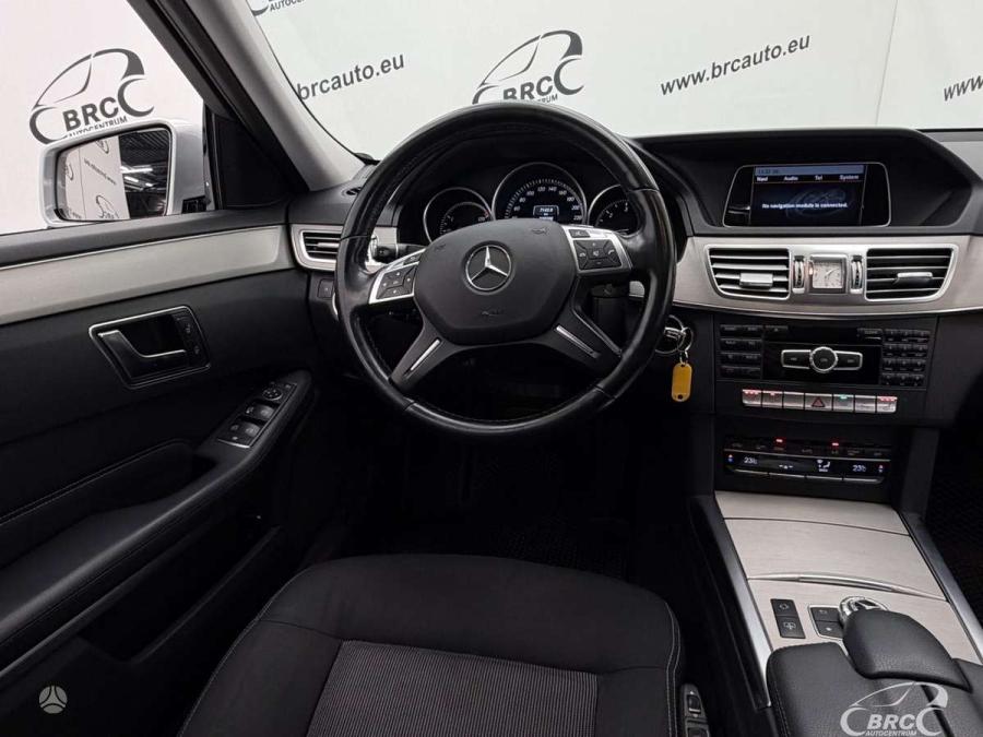 Серый Мерседес E 220 2015 в Вильнюс, объемом двигателя 2.14 л и пробегом 210 тыс. км за 8900 €, фото 15 на AUTOMOTO.COM.LV