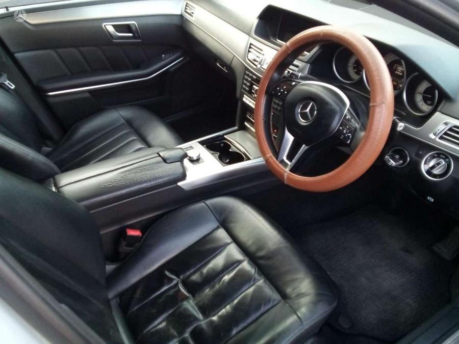 Grey Mercedes-Benz E 220 2015 in Siauliai, with an engine capacity of 2.14 L and mileage of 200 thousand km for 3999 €, photo 10 on AUTOMOTO.COM.LV