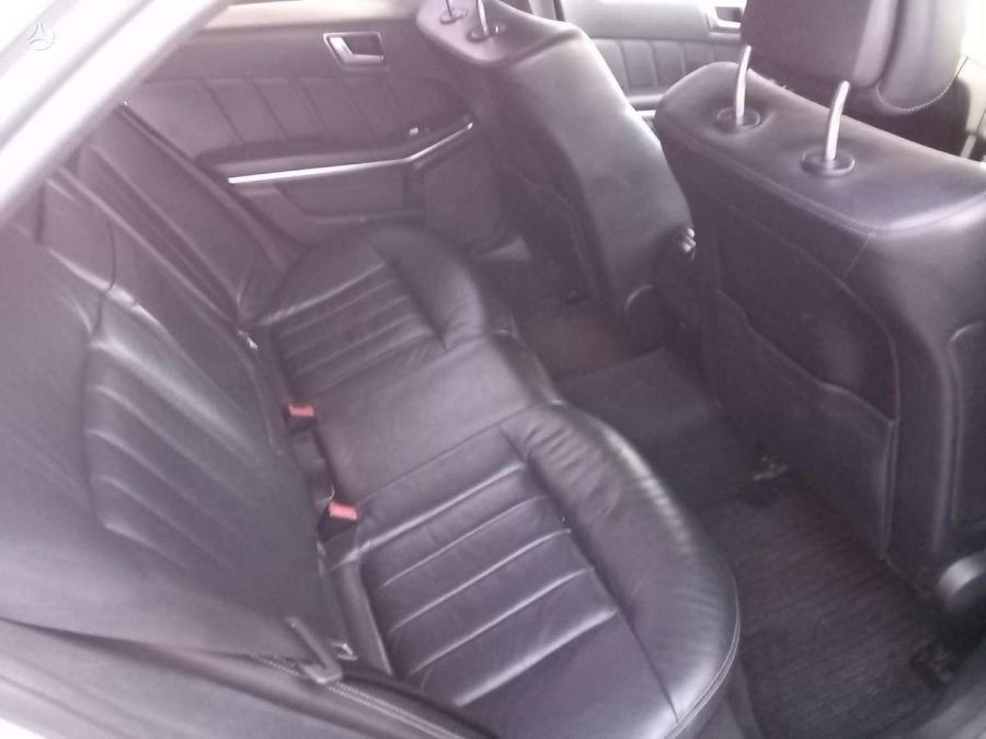 Grey Mercedes-Benz E 220 2015 in Siauliai, with an engine capacity of 2.14 L and mileage of 200 thousand km for 3999 €, photo 11 on AUTOMOTO.COM.LV