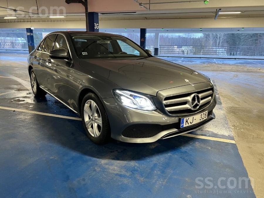 Grey Mercedes-Benz E 220 2016 in Riga, with an engine capacity of 2.00 L and mileage of 185 thousand km for 3150 €, photo 2 on AUTOMOTO.COM.LV