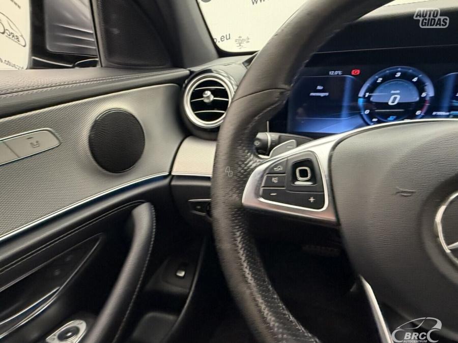 Pelēks Mercedes-Benz E 220 2016 Avižieniai, ar dzinēja tilpumu 2.00 L un nobraukumu 362 tūkst. km par 14900 €, foto 31 vietnē AUTOMOTO.COM.LV