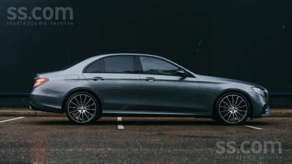 Grey Mercedes-Benz E 220 2016 in Riga, with an engine capacity of 2.00 L and mileage of 180 thousand km for 20750 €, photo 5 on AUTOMOTO.COM.LV