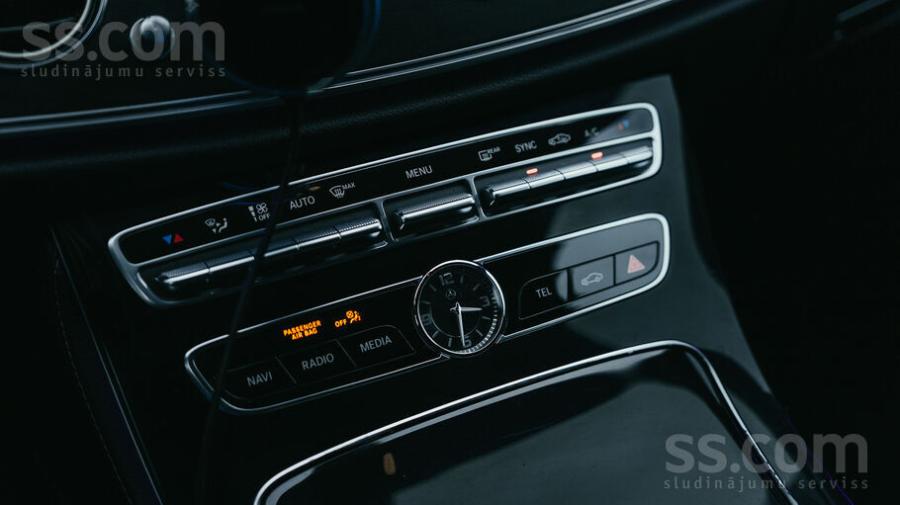 Grey Mercedes-Benz E 220 2016 in Riga, with an engine capacity of 2.00 L and mileage of 180 thousand km for 20750 €, photo 16 on AUTOMOTO.COM.LV