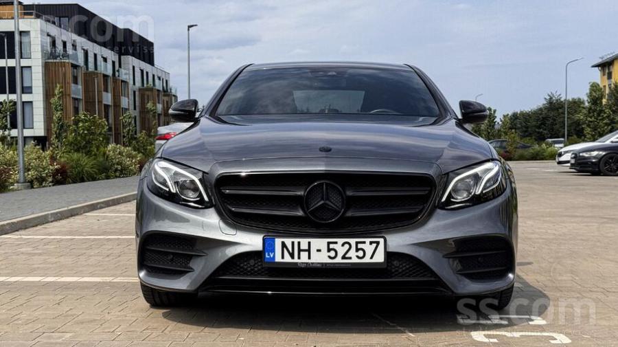 Pelēks Mercedes-Benz E 220 2016 Rīga, ar dzinēja tilpumu 2.00 L un nobraukumu 123 tūkst. km par 28500 €, foto 1 vietnē AUTOMOTO.COM.LV
