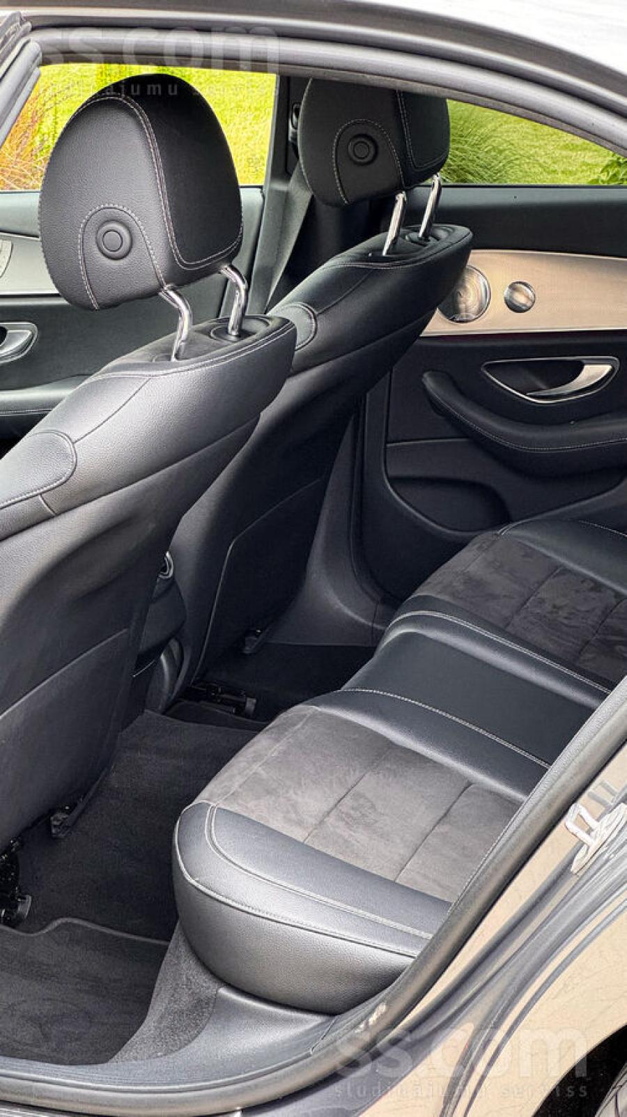 Pelēks Mercedes-Benz E 220 2016 Rīga, ar dzinēja tilpumu 2.00 L un nobraukumu 123 tūkst. km par 28500 €, foto 19 vietnē AUTOMOTO.COM.LV