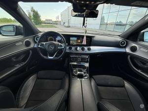 Pelēks Mercedes-Benz E 220 2016 Panevēža, ar dzinēja tilpumu 1.95 L un nobraukumu 418 tūkst. km par 14300 €, foto 3 vietnē AUTOMOTO.COM.LV