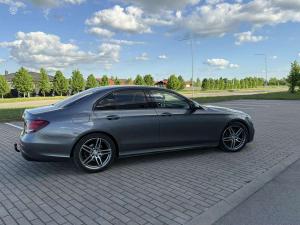 Pelēks Mercedes-Benz E 220 2016 Panevēža, ar dzinēja tilpumu 1.95 L un nobraukumu 418 tūkst. km par 14300 €, foto 6 vietnē AUTOMOTO.COM.LV