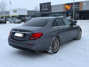 Grey Mercedes-Benz E 220 2017 in Siauliai, with an engine capacity of 2.14 L and mileage of 264 thousand km for 8800 €, photo 3 on AUTOMOTO.COM.LV