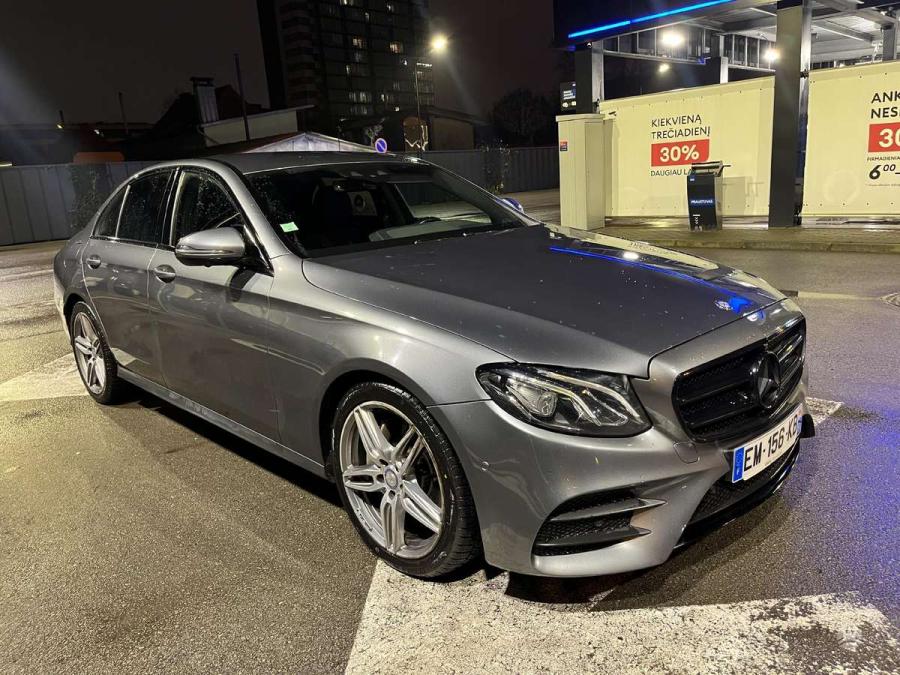 Grey Mercedes-Benz E 220 2017 in Taurage, with an engine capacity of 1.95 L and mileage of 280 thousand km for 12700 €, photo 2 on AUTOMOTO.COM.LV