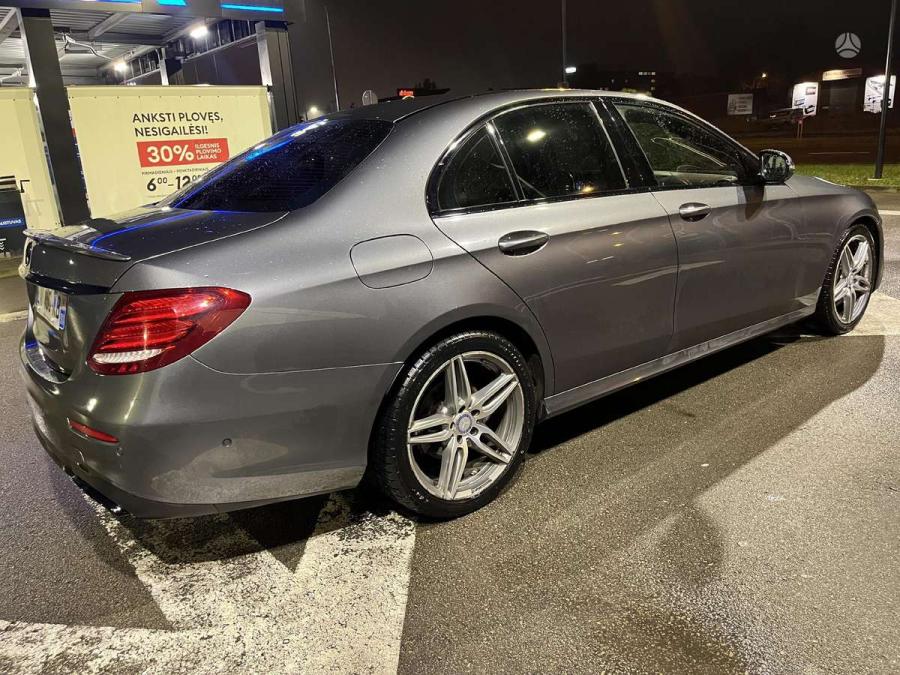 Grey Mercedes-Benz E 220 2017 in Taurage, with an engine capacity of 1.95 L and mileage of 280 thousand km for 12700 €, photo 3 on AUTOMOTO.COM.LV