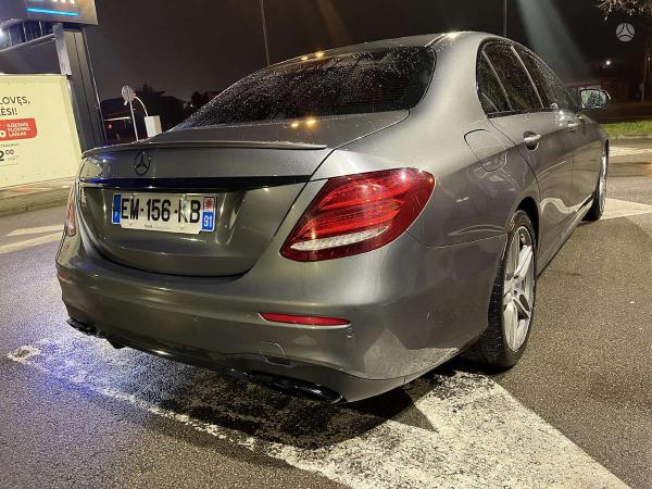 Grey Mercedes-Benz E 220 2017 in Taurage, with an engine capacity of 1.95 L and mileage of 280 thousand km for 12700 €, photo 4 on AUTOMOTO.COM.LV